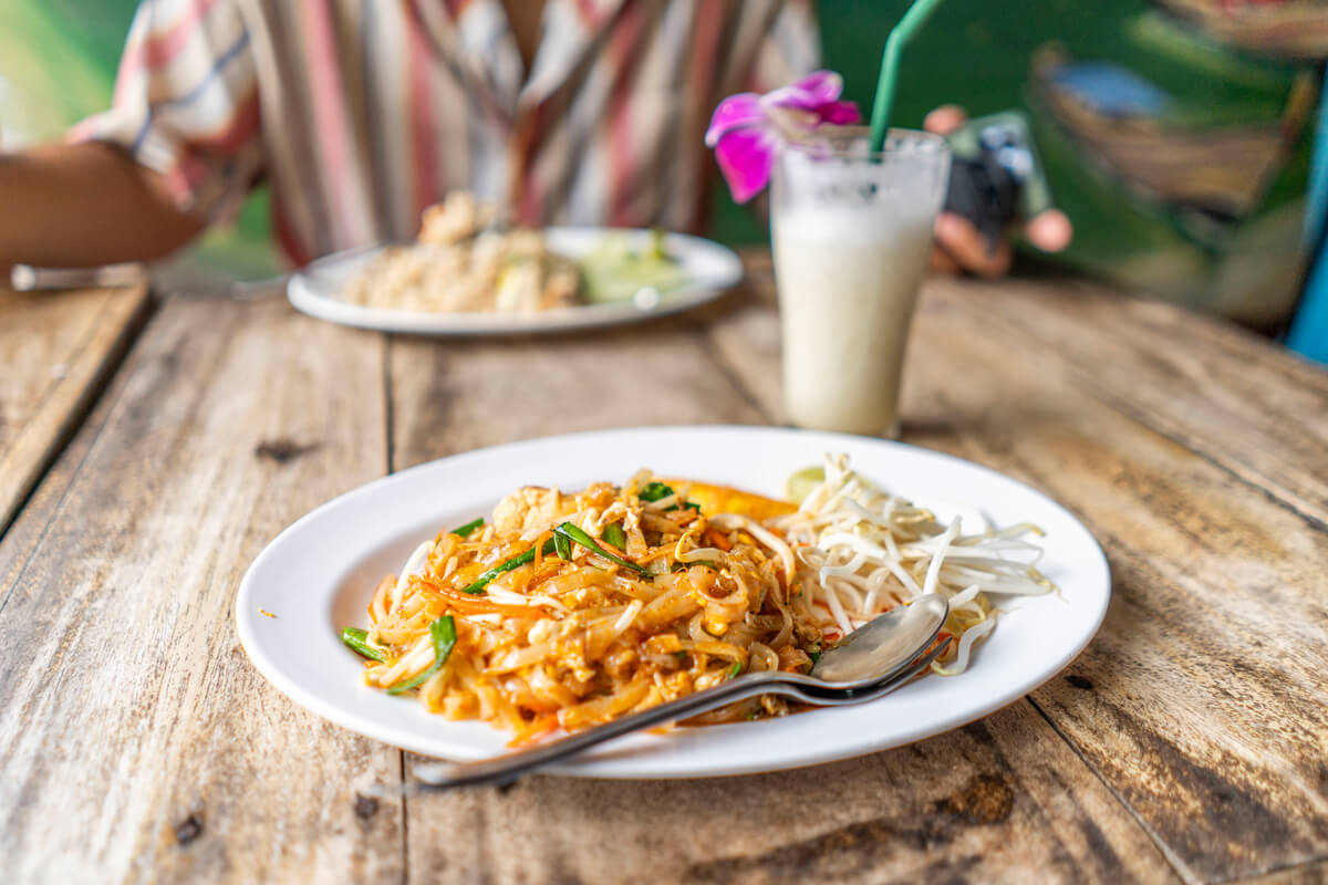 Essen in Thailand: 10 Gerichte, die du probieren musst!