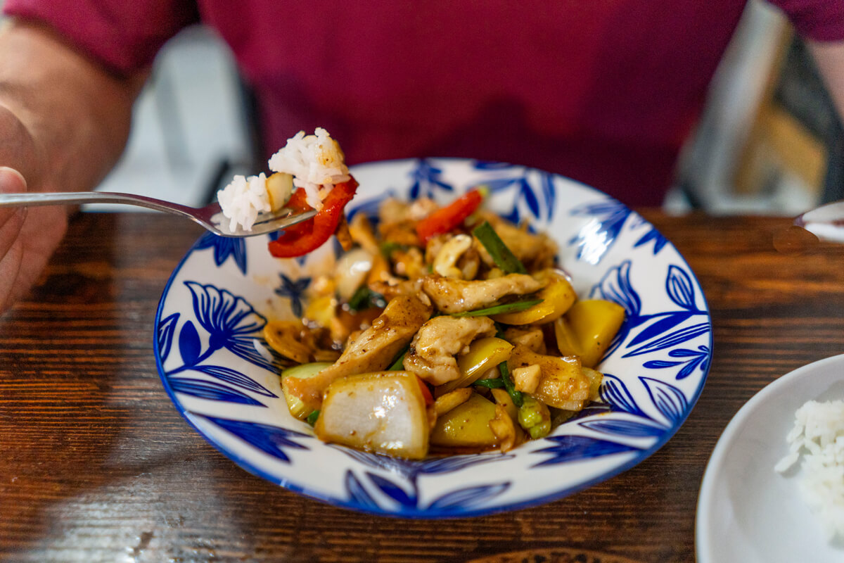 Essen in Thailand: 10 Gerichte, die du probieren musst!